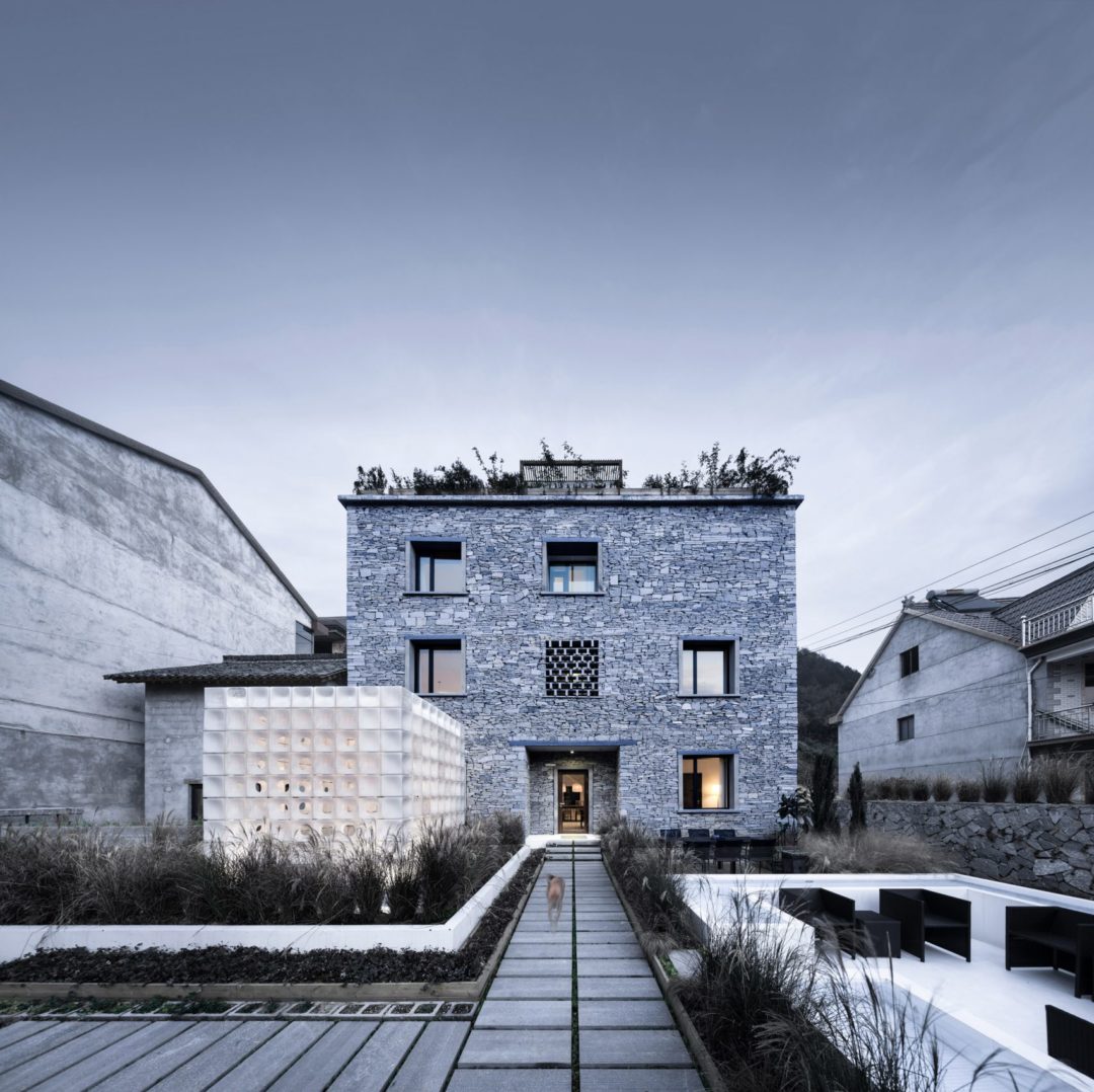 Luminous 3D Printed Pavilion Highlights Courtyard of Chinese Bed and ...
