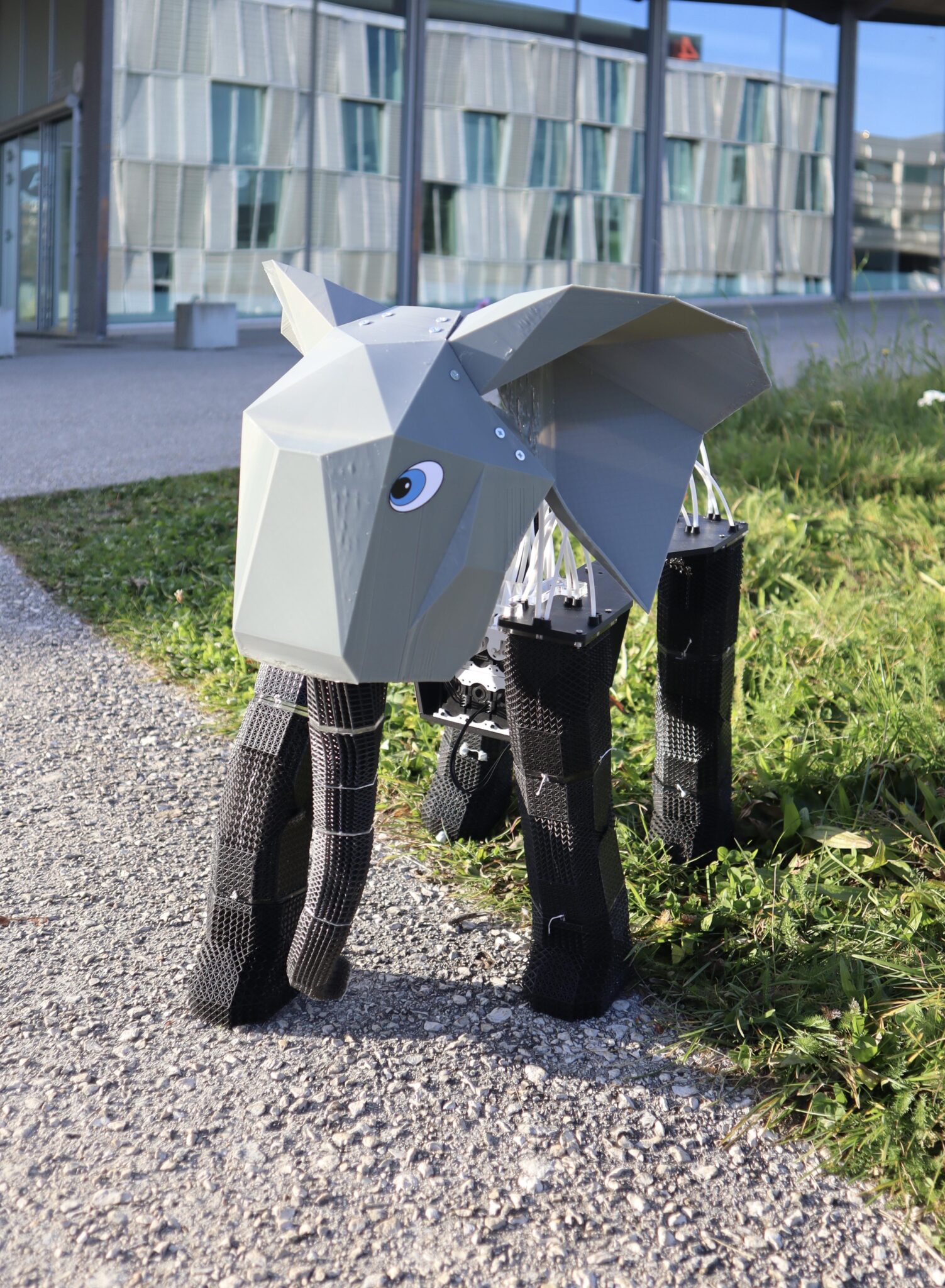 This Elephant-Inspired Robot Walks on 3D Printed Muscles and Bones ...