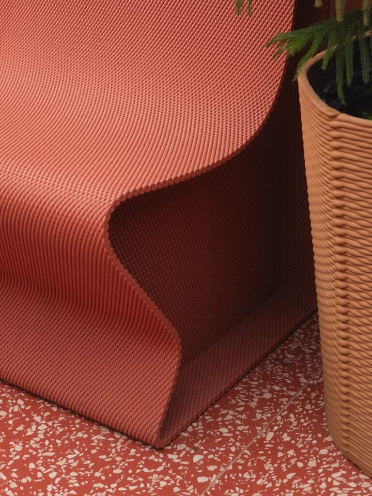 Lululemon SoHo Store Installs Large-Format 3D Printed Benches - 3DPrint ...